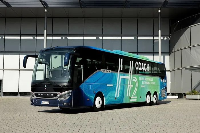 Setra Unveils First Fuel Cell “H₂ Coach” Touring Bus - The Manufacture Data